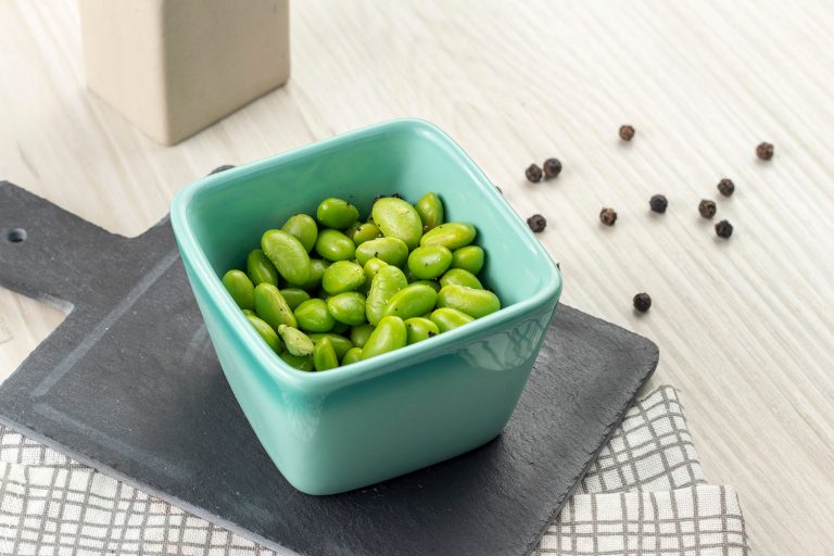 Edamame: o que é e como preparar soja verde?
